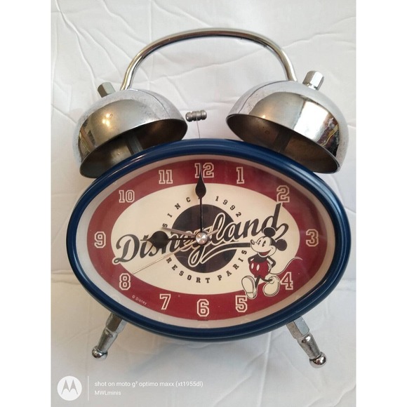 Disney | Wall Decor | Paris Disneyland Clock Mickey Mouse Rare Resort 2 ...